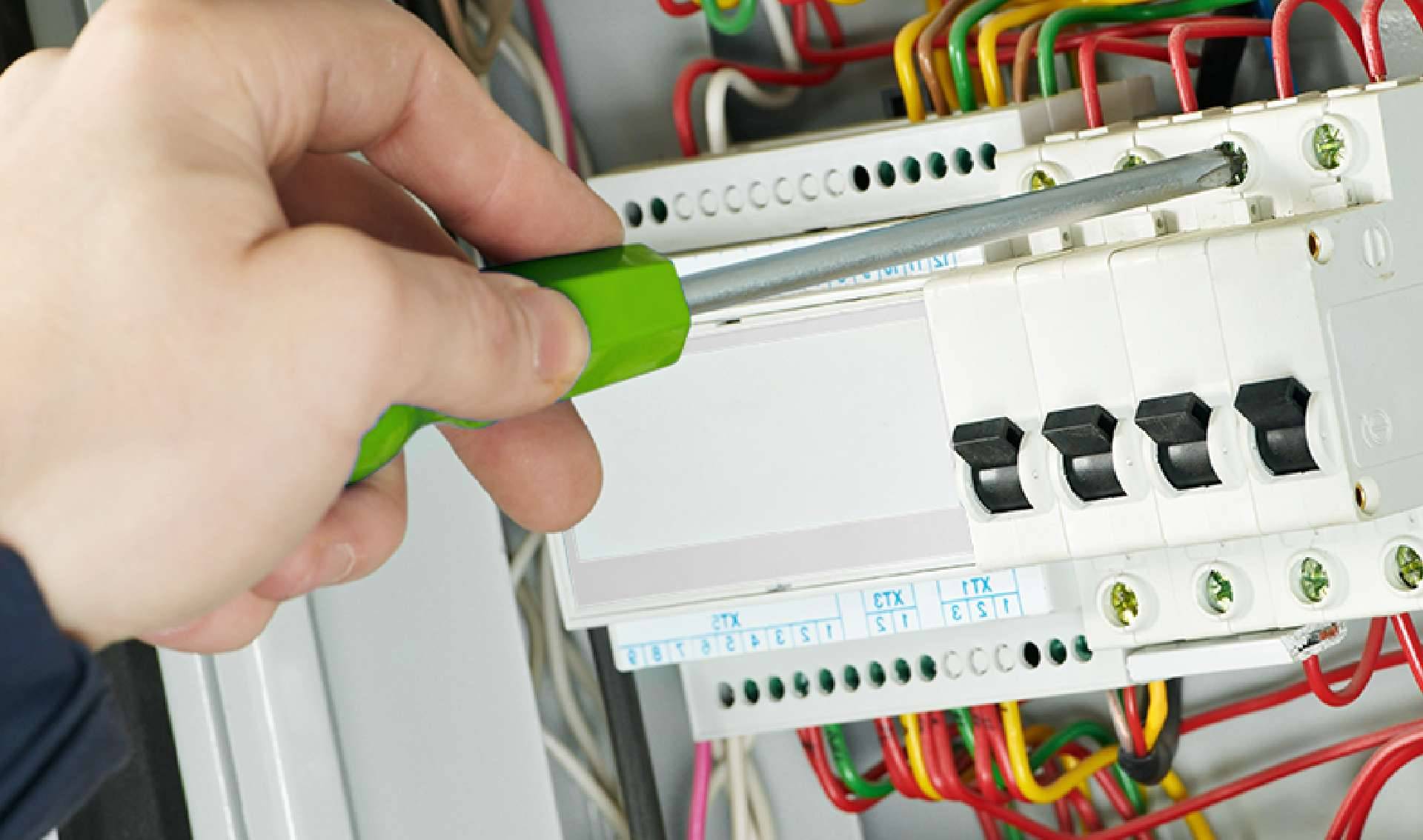 Commercial electrical contractors | Business electricians | Economy ...